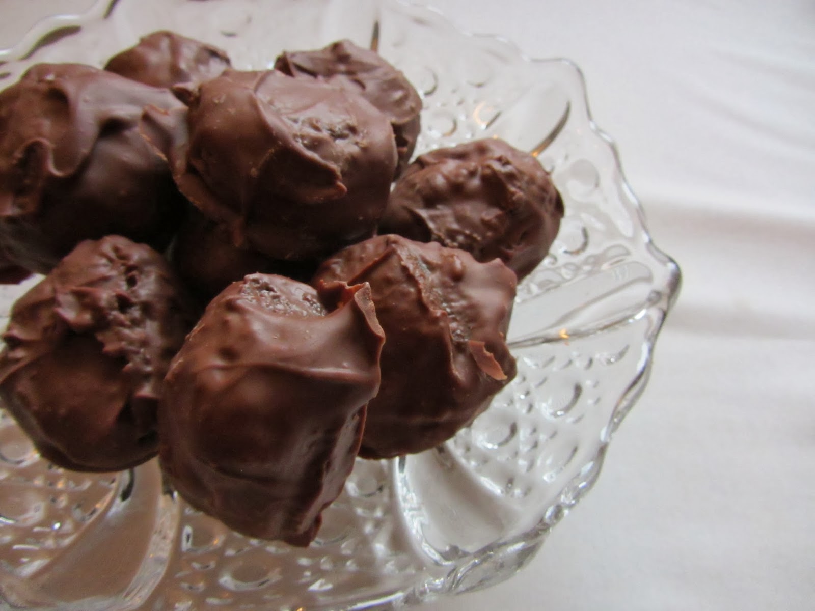 The Bumbling Bee: Chocolate goo balls...