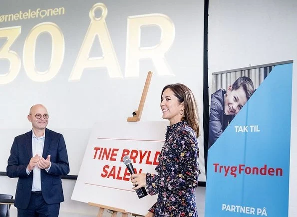 Princess Mary visited Children's Phone Support Center in Valby