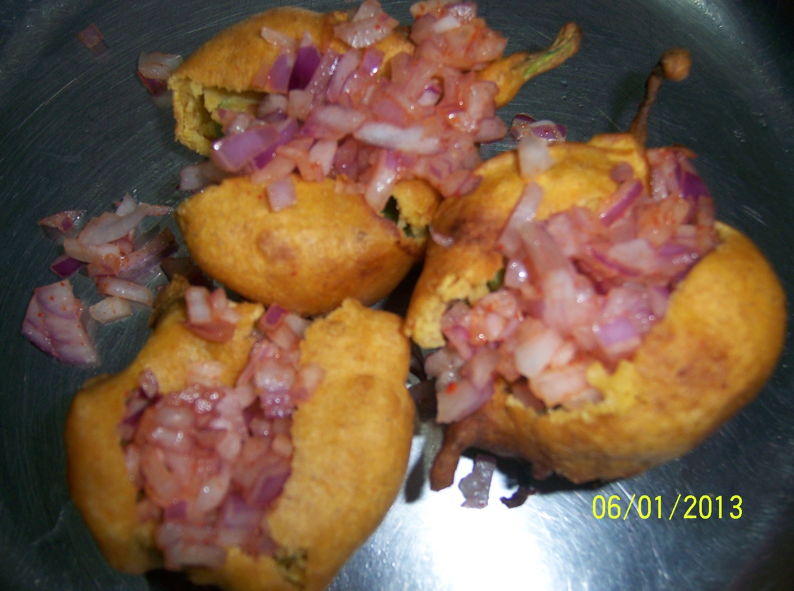 Andhraspecialrecipes: Stuffed Mirchi Bajji / Country Capsicum Bajji