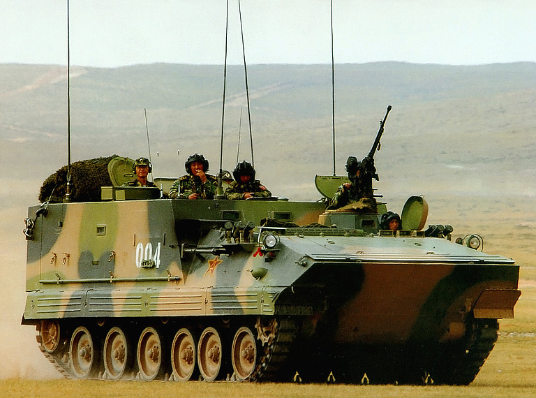 The Armed Forces of the World : Chinese IFVs & Mobile Guns.