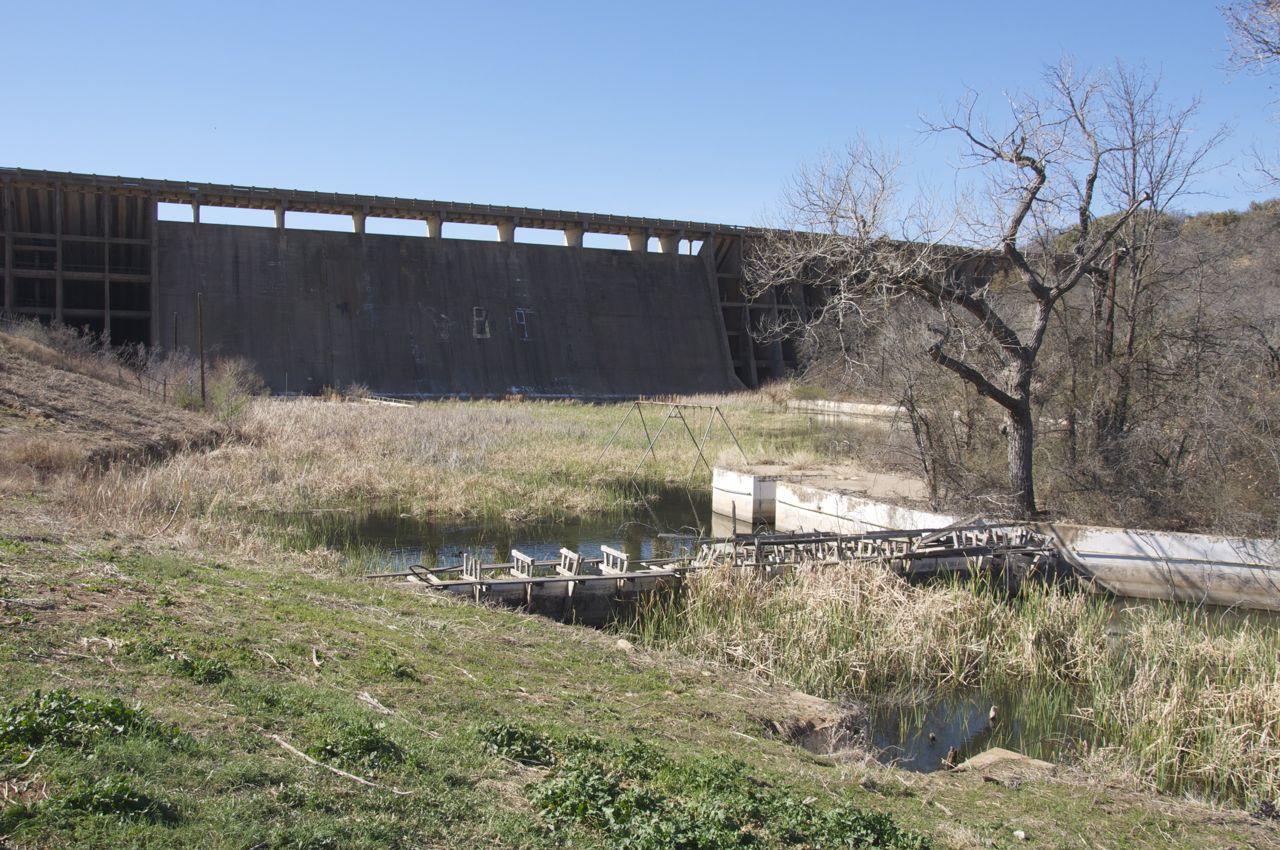 Suzassippi's Lottabusha County Chronicles: Lake Cisco Dam and the World ...