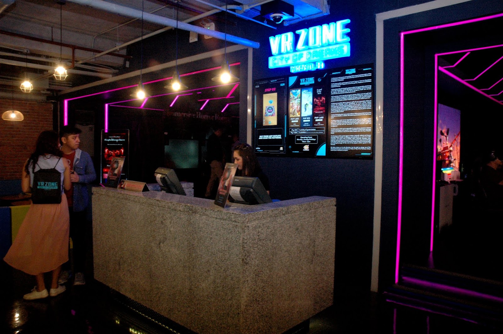 DUDE FOR FOOD: Reality Bites: Virtual Reality and Good Food at The VR ...