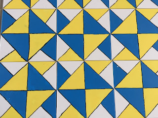 Matemática na corrente do Cávado: Frisos matemáticos em azulejo