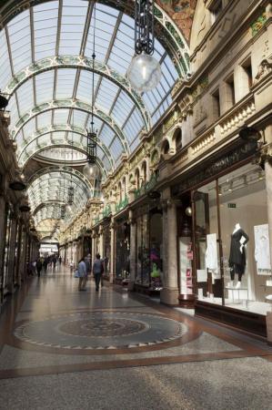 Victoria Quarter: Under Canvas at Victoria Quarter