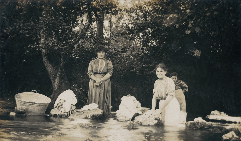 Lavanderas en El Mentideru | Lavaderos públicos