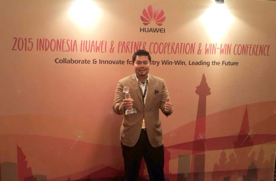 Made It Through Mum: HUAWEI praised ELABRAM SYSTEMS INDONESIA with an award