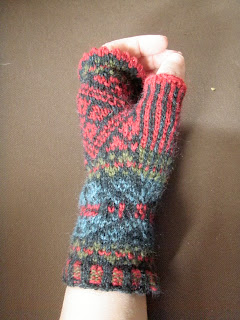 QUILTING. KNITTING. SPINNING. WEAVING.: Fair Isle fingerless mittens ...