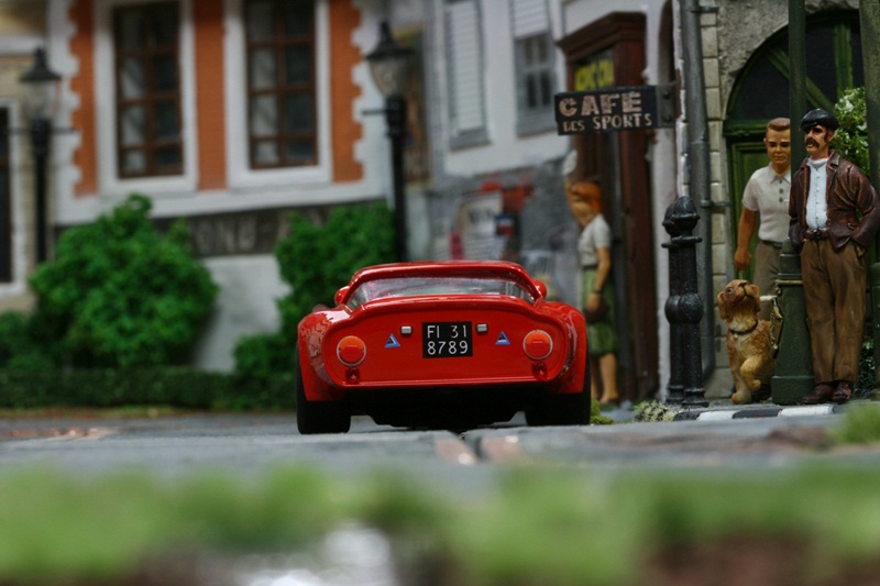 DEMO SLOT: ALFA ROMEO TZ2 ROAD CAR