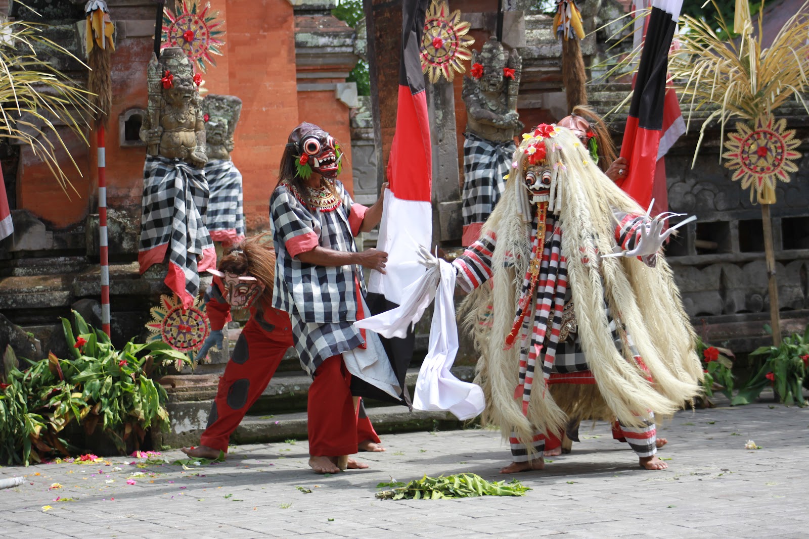 Vancouver Banshee: Indonesia -- Day 13 Barong and Keris Dance (Part 2 ...