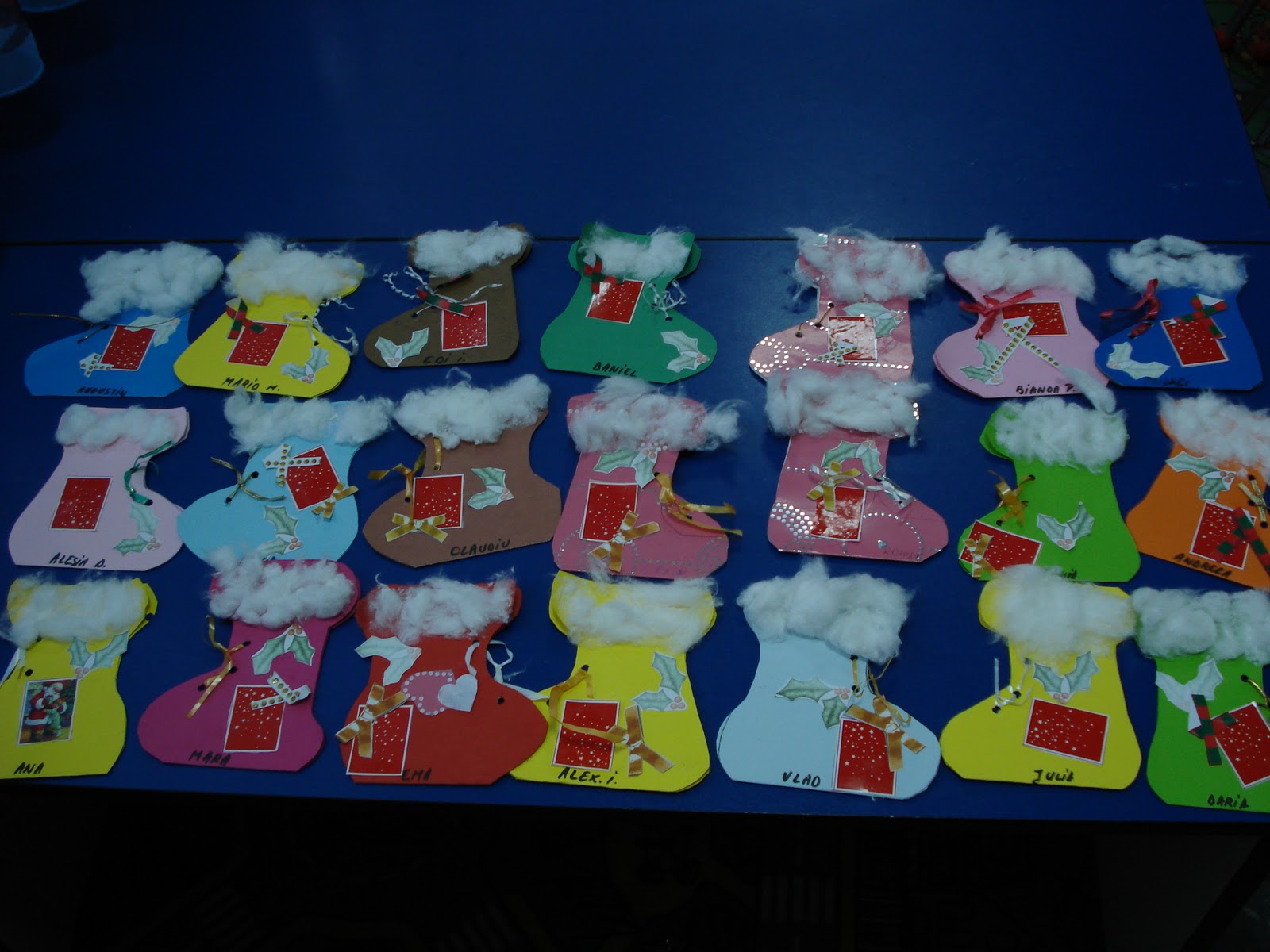 grupa piticilor: Ghetute pentru Mos Nicolae