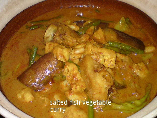 Cooking Pleasure: Kiam Hu Kut Gulai [Salted Fish Vegetable Curry]