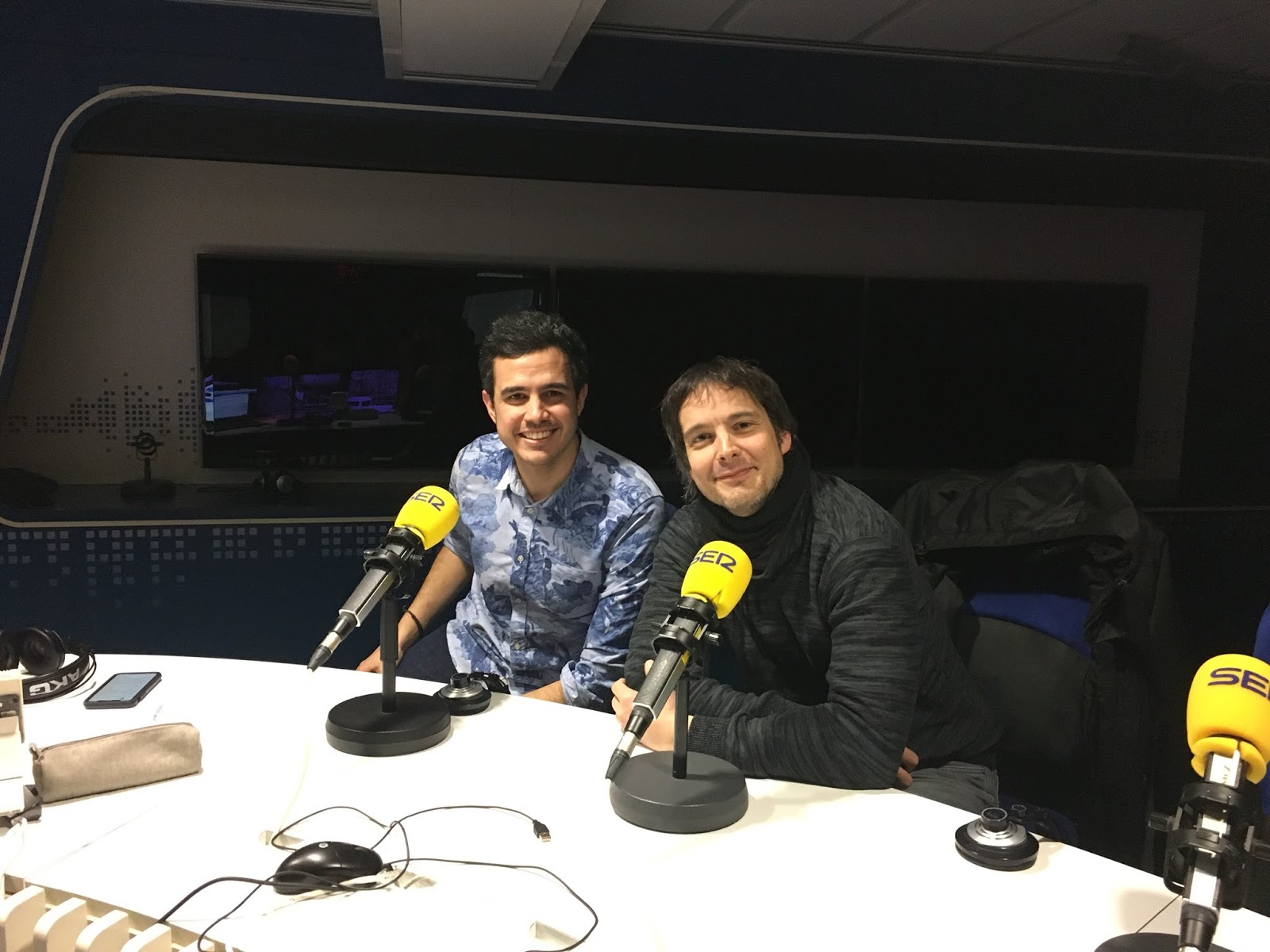 club de fans David Janer: David Janer entrevistas en la radio