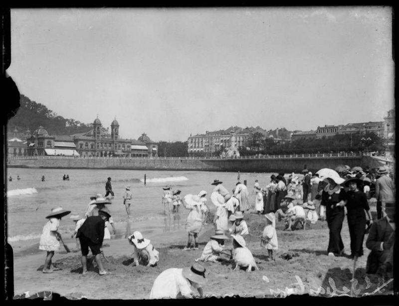 Everyday Life of Europe in the Early 20th Century Through Chusseau ...