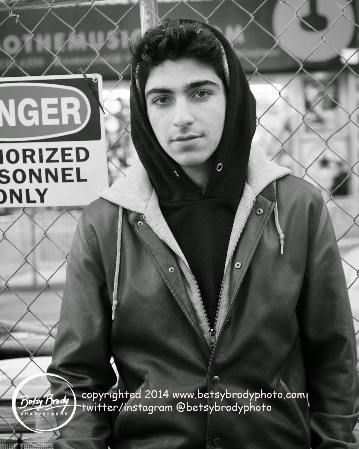 Betsy Brody Photography: New York City meet up in Times Square with ...