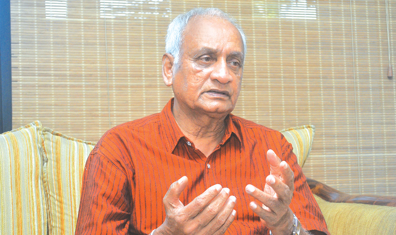 සතිස්චන්ද්‍ර එදිරිසිංහයන්ගේ මුදල් හා රන්බඩු සොරාගෙන