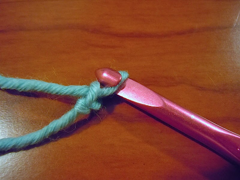 Illuminate Crochet: Learn to Crochet Lesson Two: How to Work a Chain ...