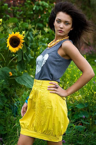 British Model Amy Jackson HD Cool Wallpaper In Glamorous Dress | Model ...