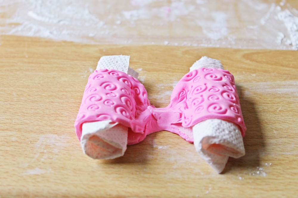 Mašna od fondana/ Fondant Bow – Just Cake The Cupcake