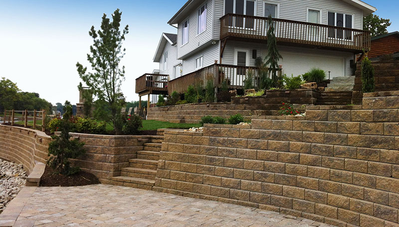 The Allan Block Blog: How do I build retaining wall corners?