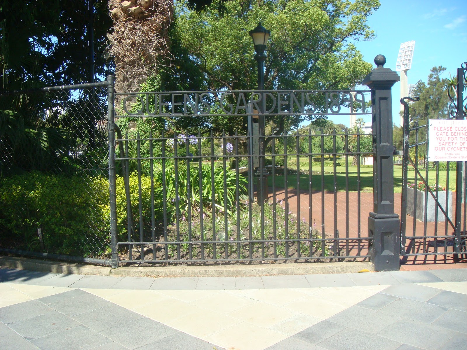 COLOURFULWORLD: A - Z of Australia - Q is for Queen's Gardens