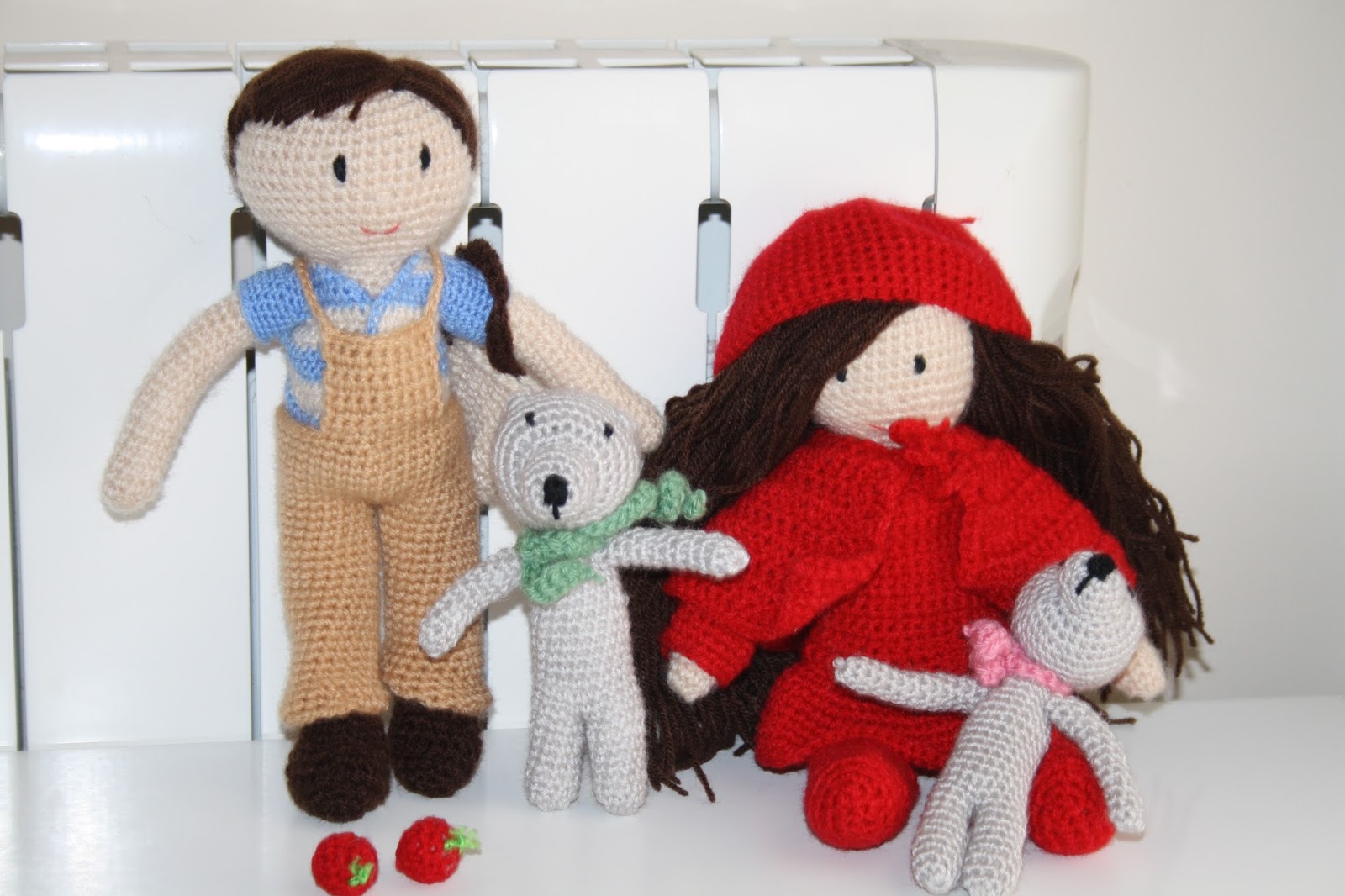 Los Peluches de la Tata: Muñequita y muñequito con sus complementos