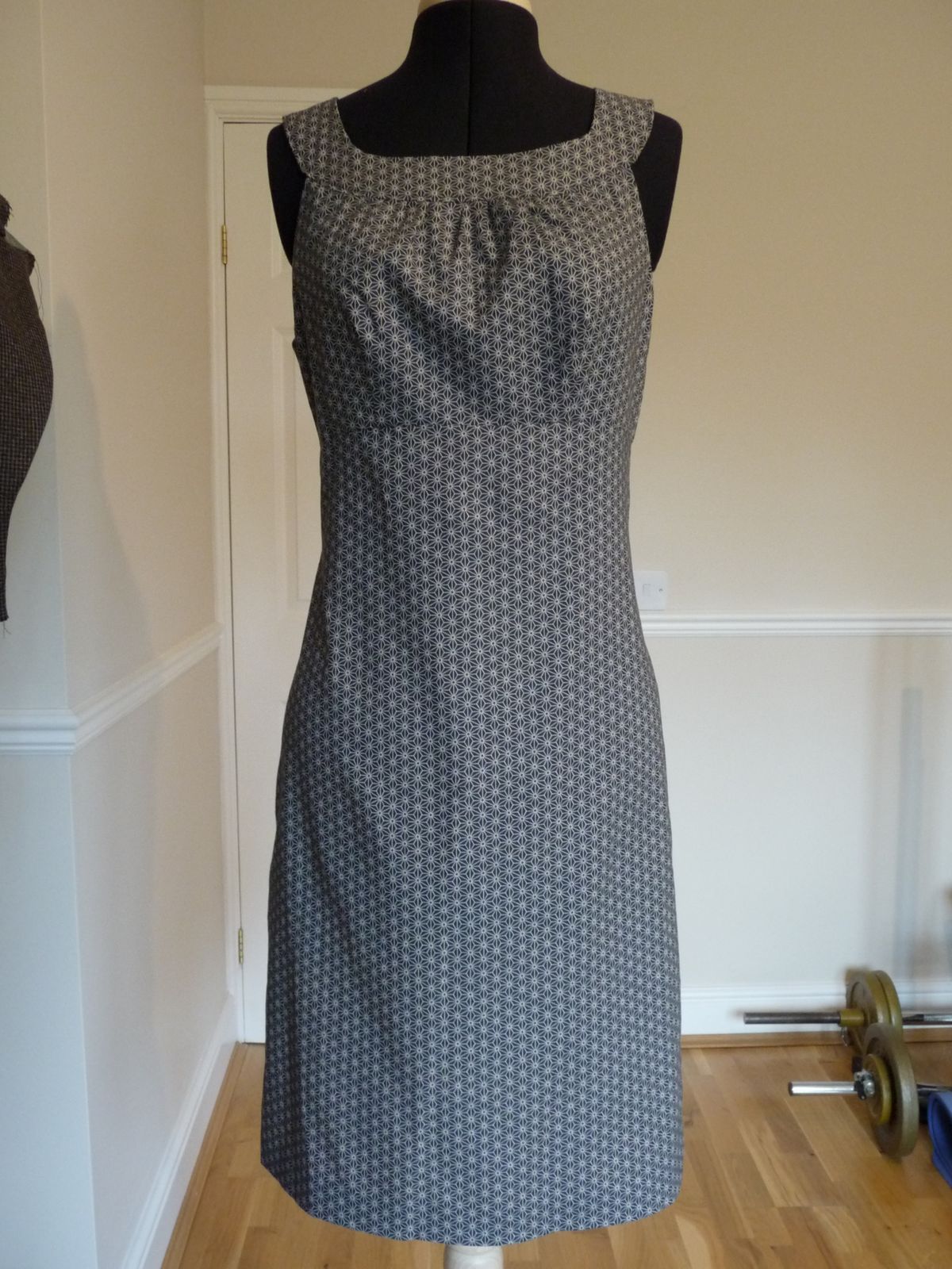 Mrs C's Sewing Journey: Simplicity 6848 - Summer holiday dress!