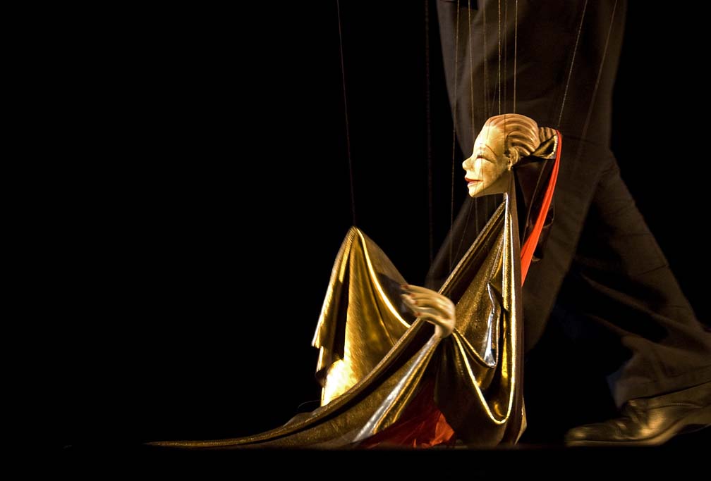 De lo humano a lo divino: EL TÍTERE