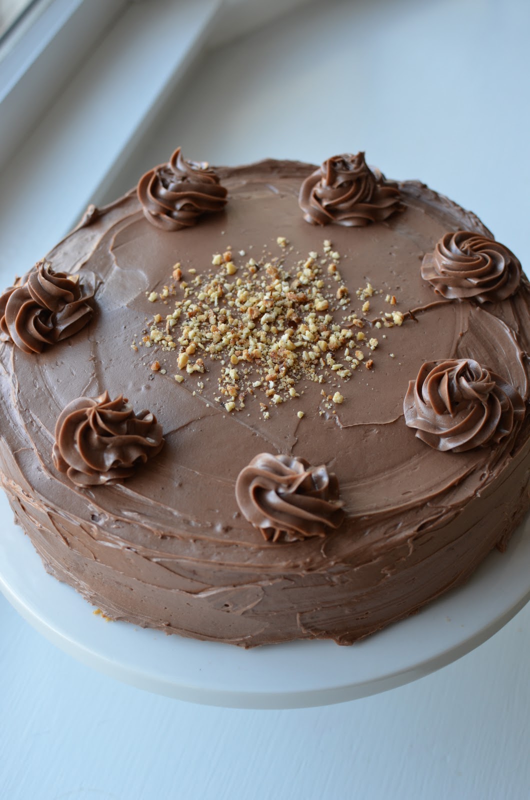 Playing with Flour: Hazelnut cake with praline and milk chocolate ...