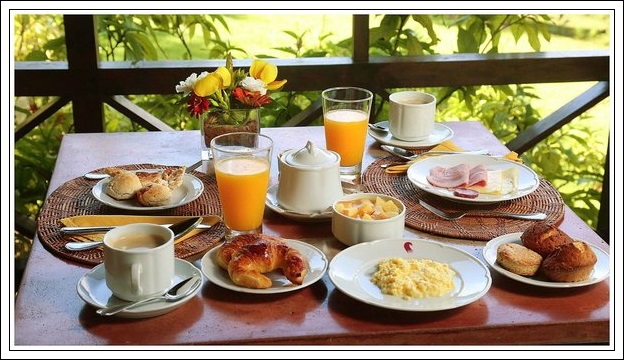 ¿POR QUÉ DESAYUNAR?