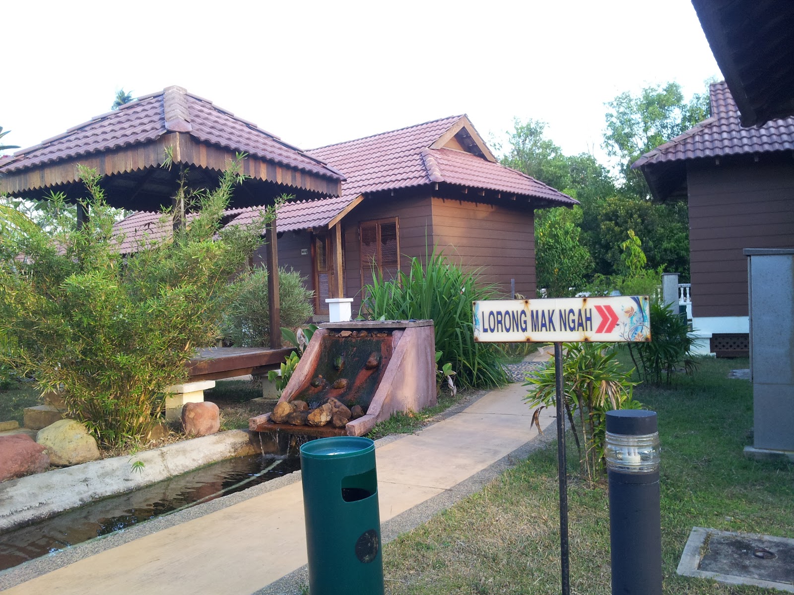 AEZEK: ULEK BEACH RESORT, DUNGUN