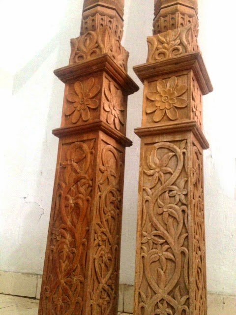 DEPOT BARANG ANTIK | JAKARTA : Tiang Penyangga Ukir Istimewa (2 pcs)