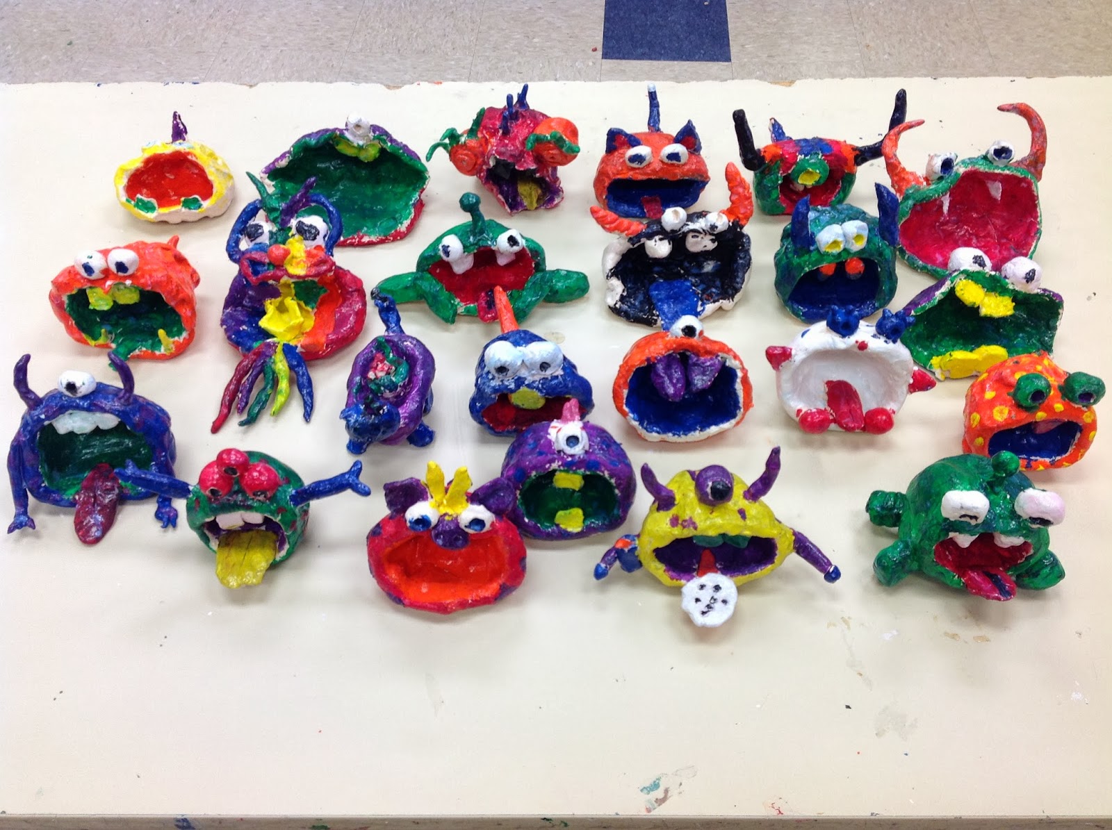 Miss Arty Pants: Pinch Pot Monsters