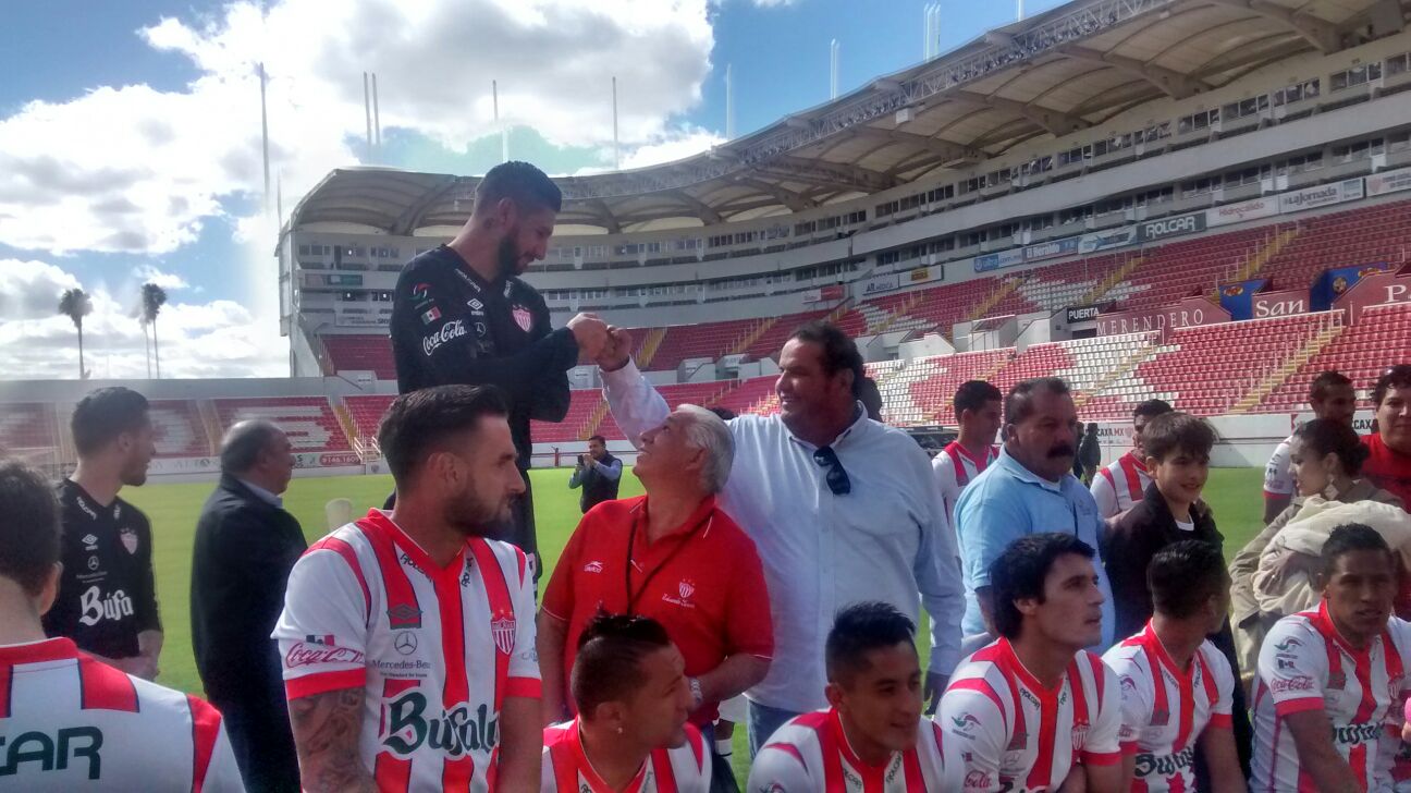 Fuerza Rayos TV: CLUB NECAXA SE TOMÓ LA FOTO OFICIAL CLAUSURA 2016
