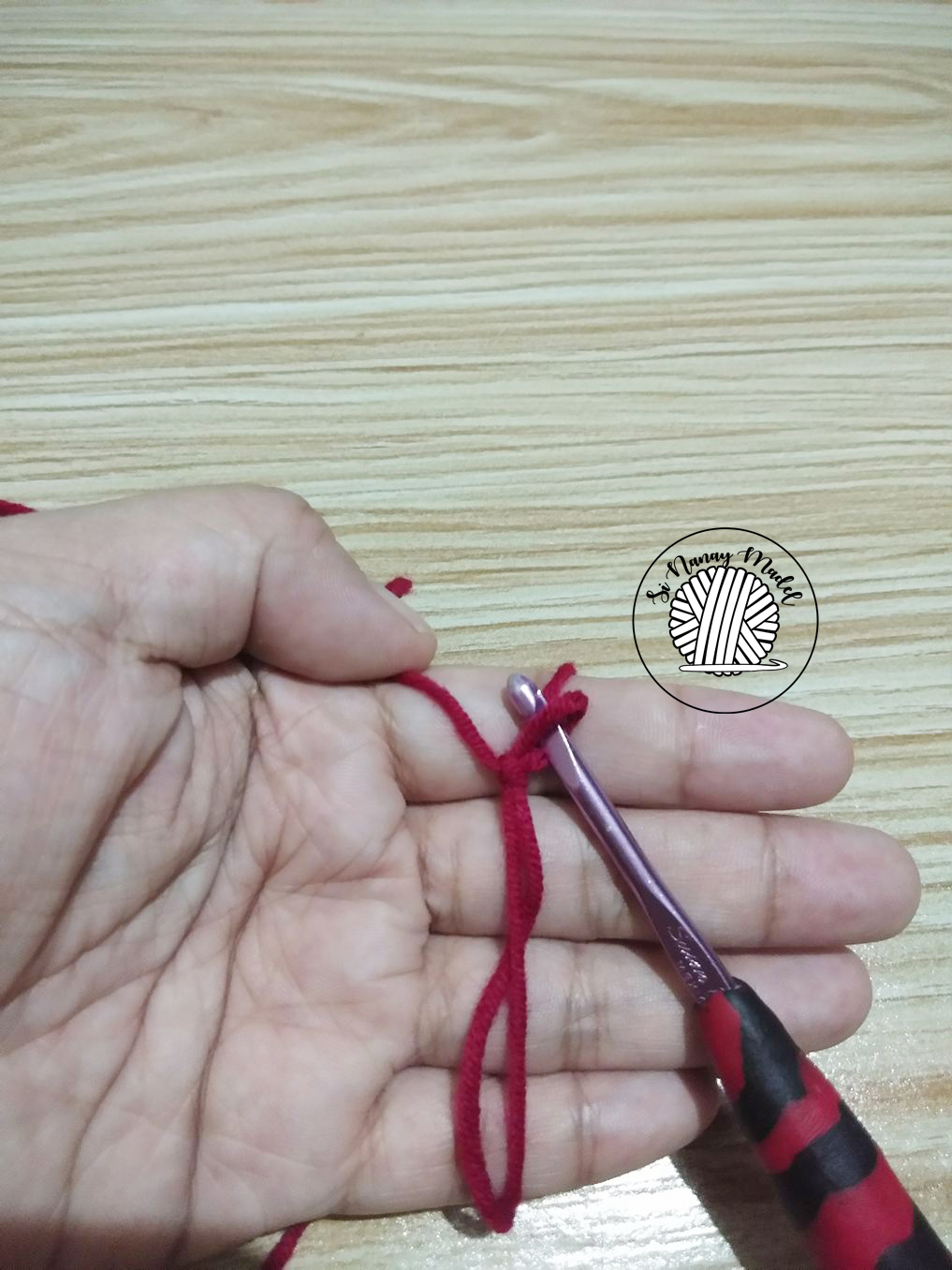 Si Nanay Madel: Crochet Tutorial: Magic Ring VS Starting Chain