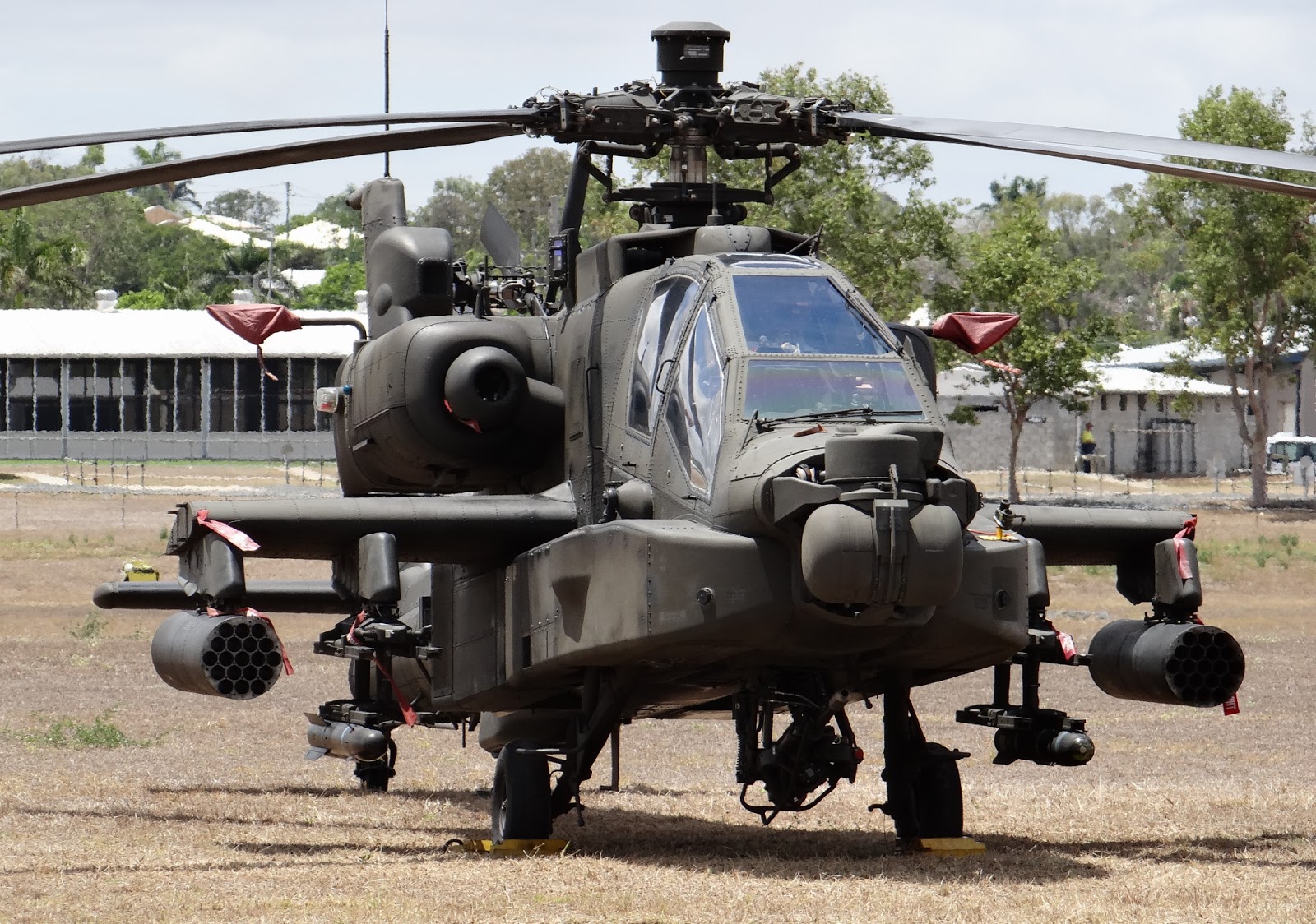 Air Queensland.blogspot: RSAF Boeing AH-64D Apache helicopters based at ...