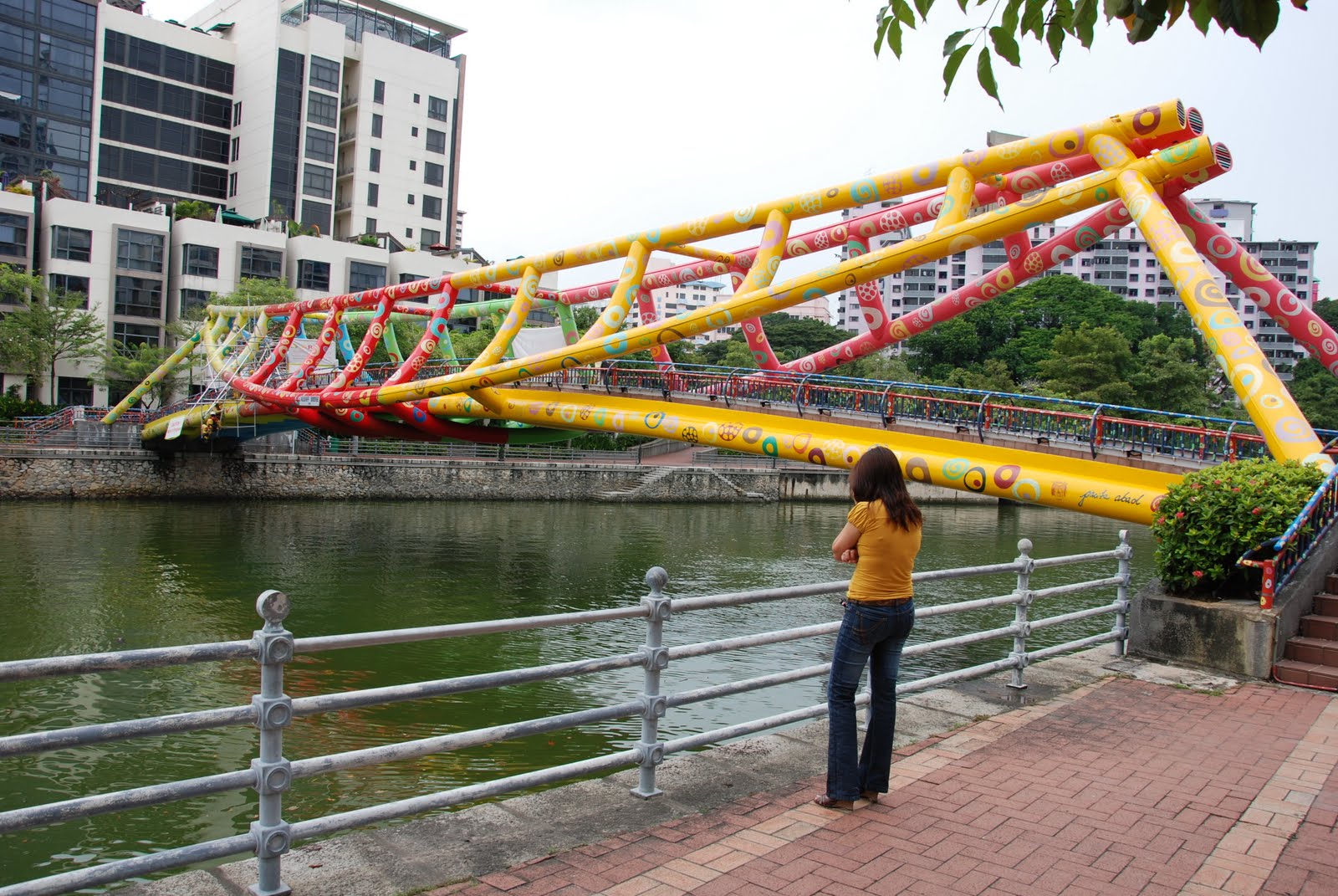 Bridge of the Week: Painted Bridges - Alkaff Bridge (3)