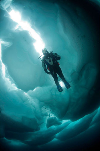 15 Pics to see inside the ice Water - Ice Diving