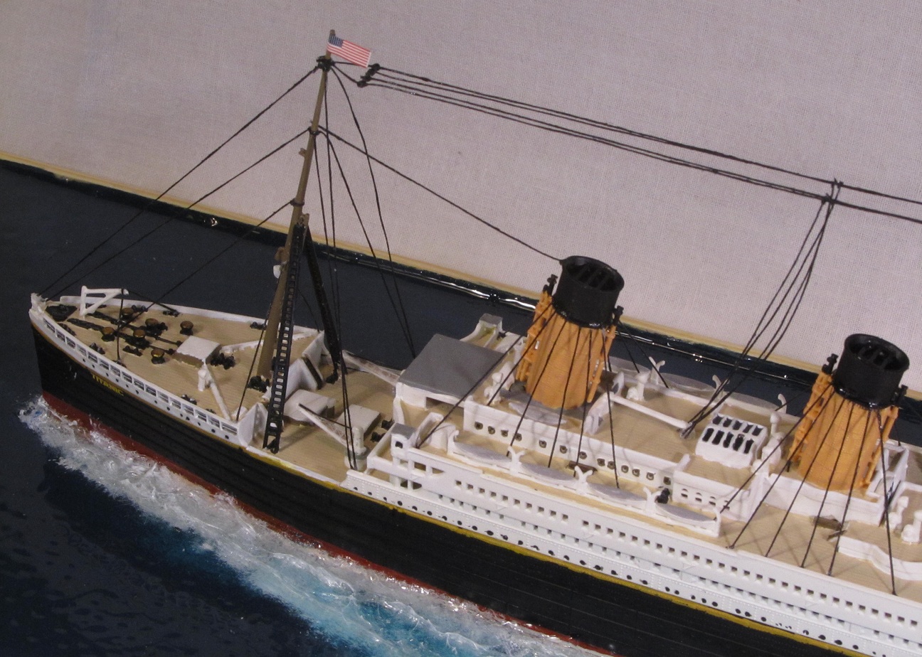 On Wargames and Such: 1:700 Airfix Titanic complete