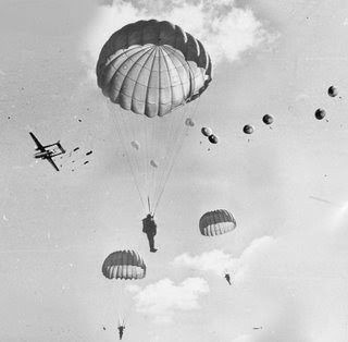 L’évolution du parachutisme et son histoire ~ T.P.E : Le parachutisme ...