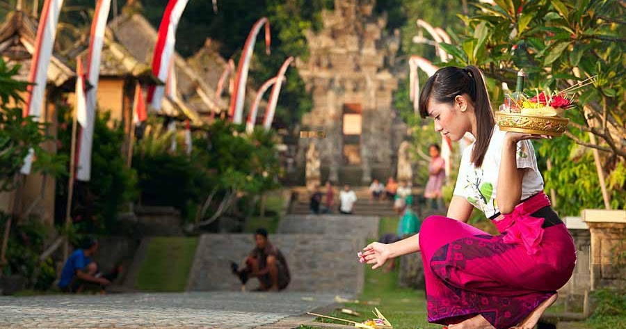 NEWS BALI: YADNYA SEBAGAI SIMBUL KESEIMBANGAN HUKUM ALAM SEMESTA