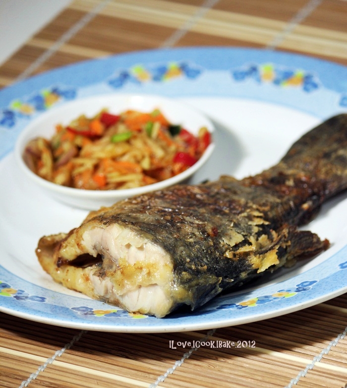 I Love. I Cook. I Bake.: Fried Tilapia (Happy Call) With Mango Salsa