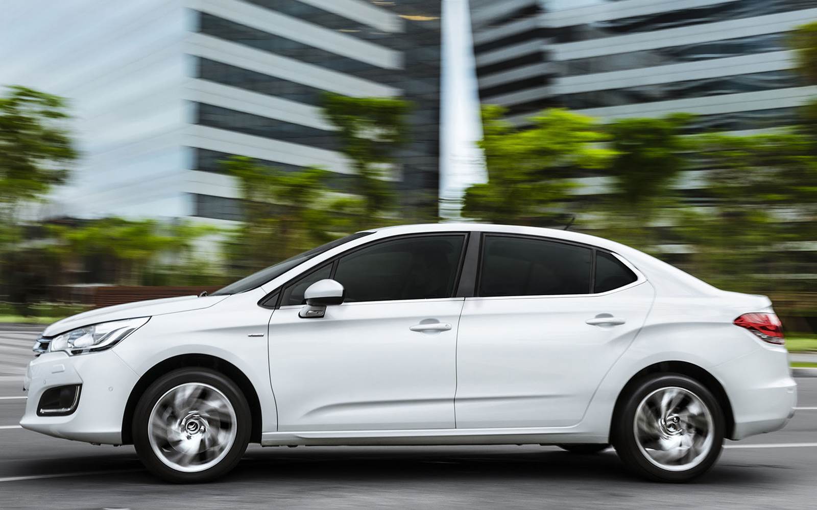 Citroën C4 Lounge 2015 THP Flex: preço parte de R$ 78.790