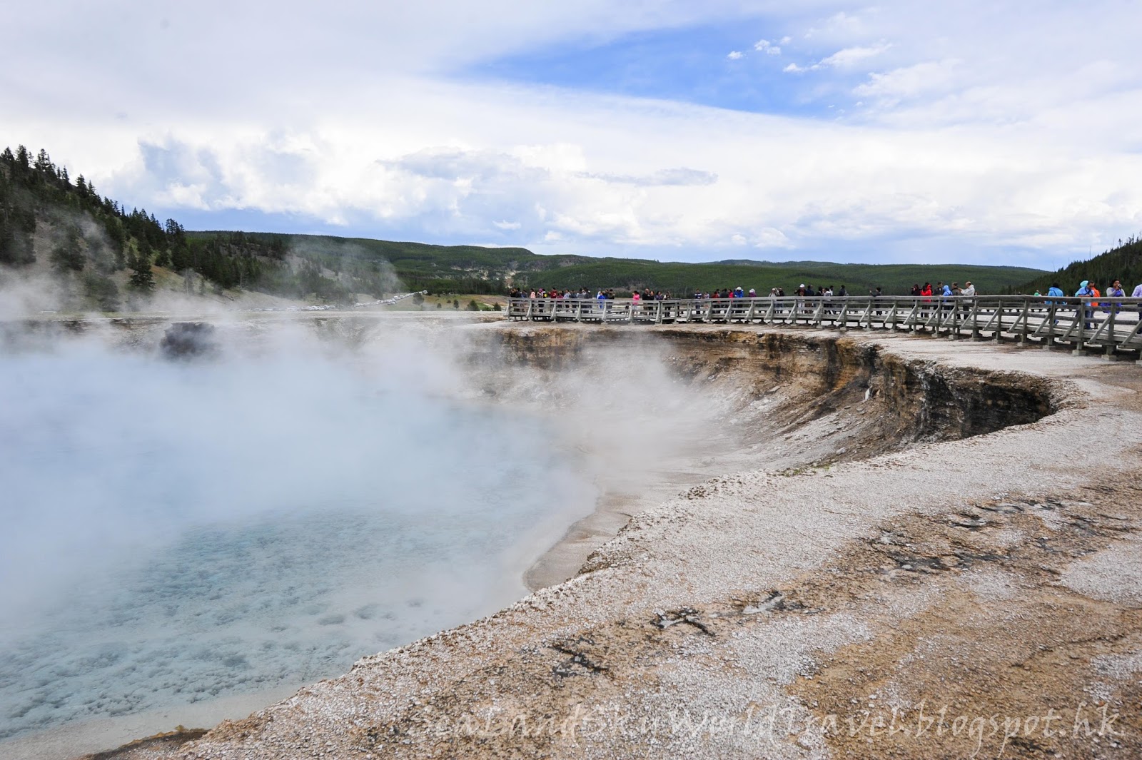 海陸空遊世界: 美西國家公園之旅第三天: 黃石國家公園 West Thumb Geyser Basin