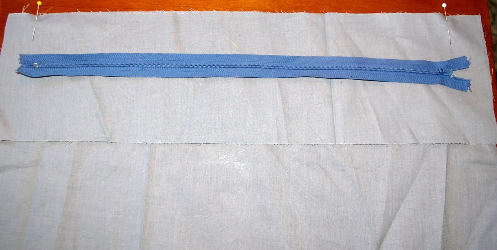 Eye Spy DIY!: Pillow Cover Tutorial Part 2 - Hidden zipper and Assembly