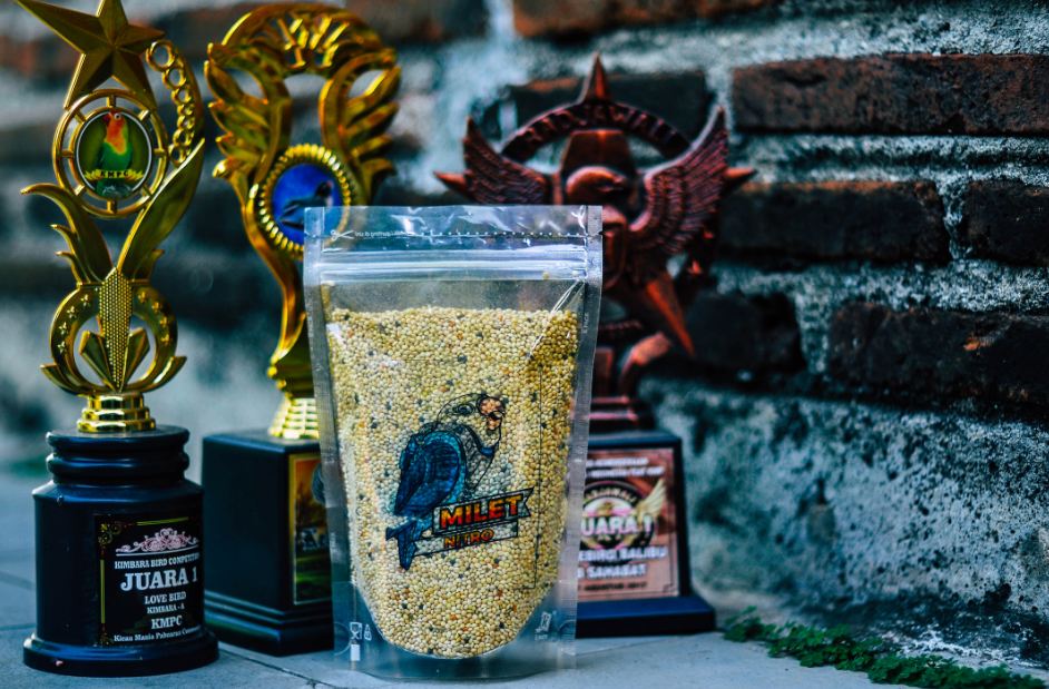 Manfaat dan Kandungan Millet serta Ektra Fooding Untuk Lovebird - Lensa ...