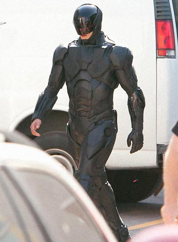 The Last Reel: PHOTOS: RoboCop's New Suit...