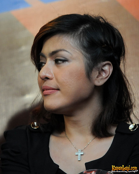 Novita Dewi Marpaung | Dea Devi Anggraeni