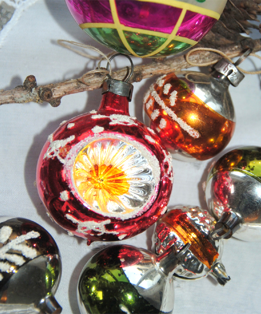 Anne Lise Johnsen: Gamle julekuler og fjøler