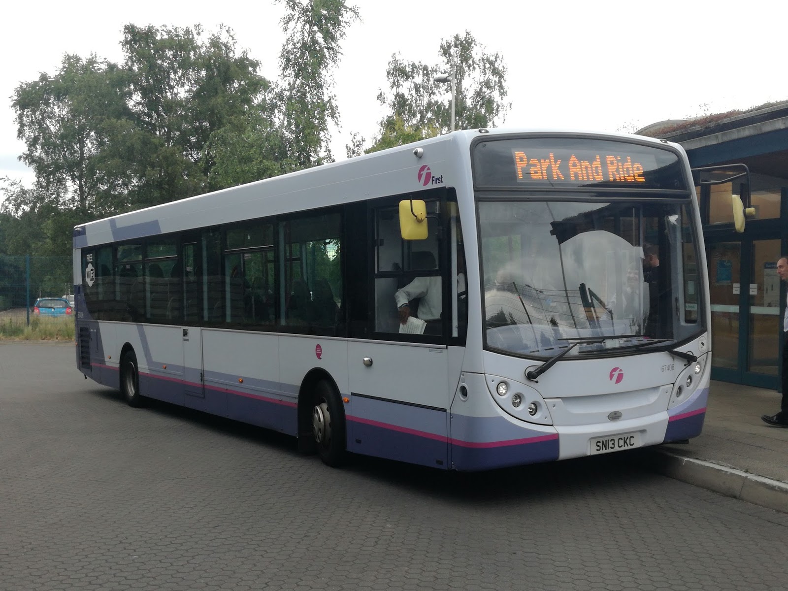 Steve's Bus & Train Page: Ipswich P&R First's First Day Back