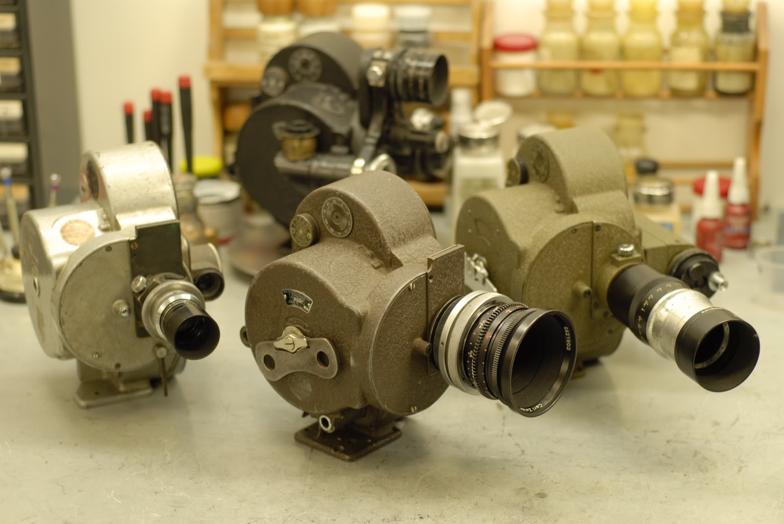 cinetinker: Inside a Bell & Howell Eyemo